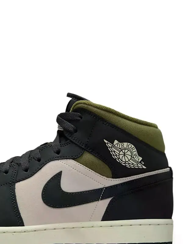 JORDAN 1 Mid Se Sneakers - Black