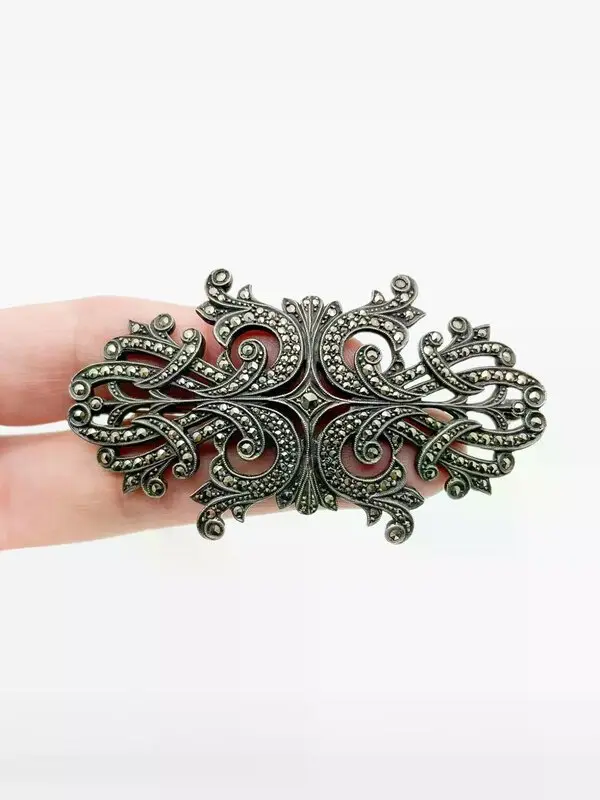 JENNIFER GIBSON JEWELLERY 1920s Crystal-embellished Floral Brooch
