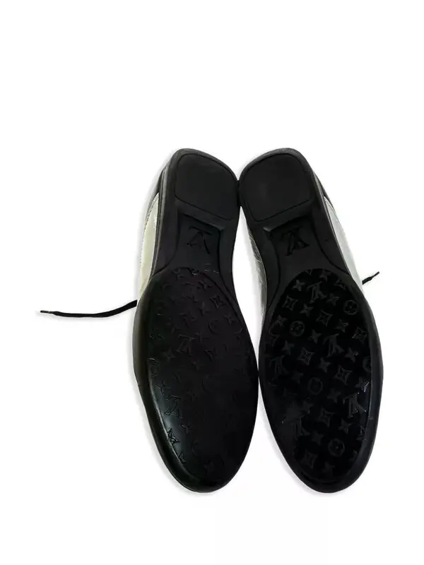 LOUIS VUITTON Calf Leather Sneakers