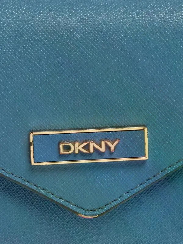 Dkny Pre-owned Leather Wallet