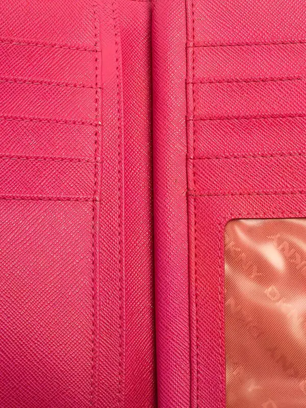 Dkny Pre-owned Leather Wallet