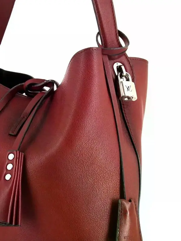 LOUIS VUITTON 2011 Bucket Bag - Red