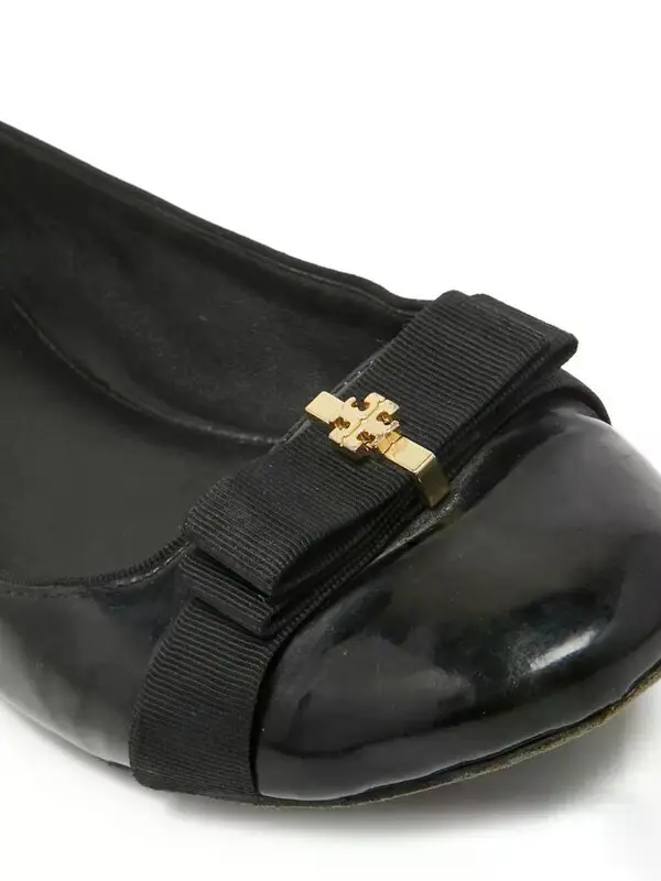 Tory Burch Leather Ballet Flats With Bow Detailing And Gold-tone Hardware