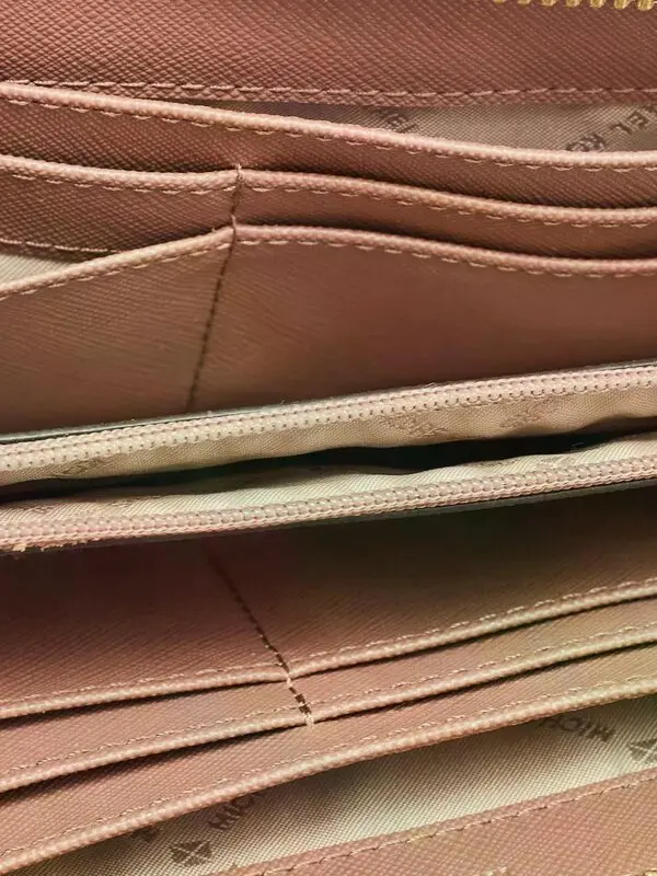 Michael Kors Logo-lettering Leather Wallet