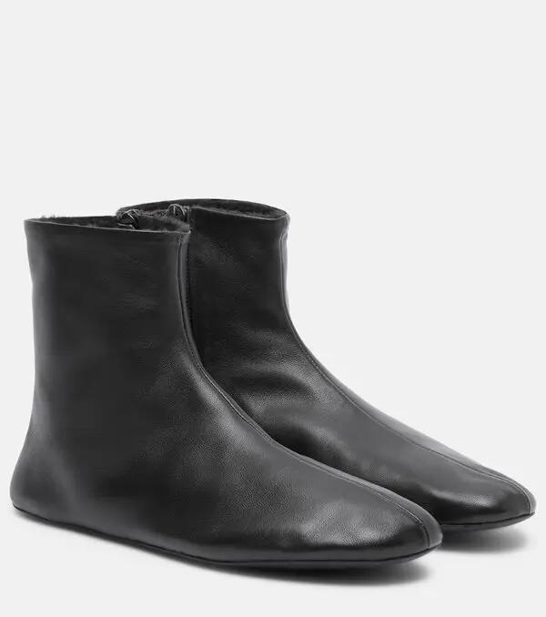 THE ROW Stella Shearling-lined Leather Ankle Boots - Black