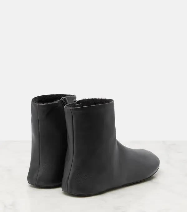 THE ROW Stella Shearling-lined Leather Ankle Boots - Black
