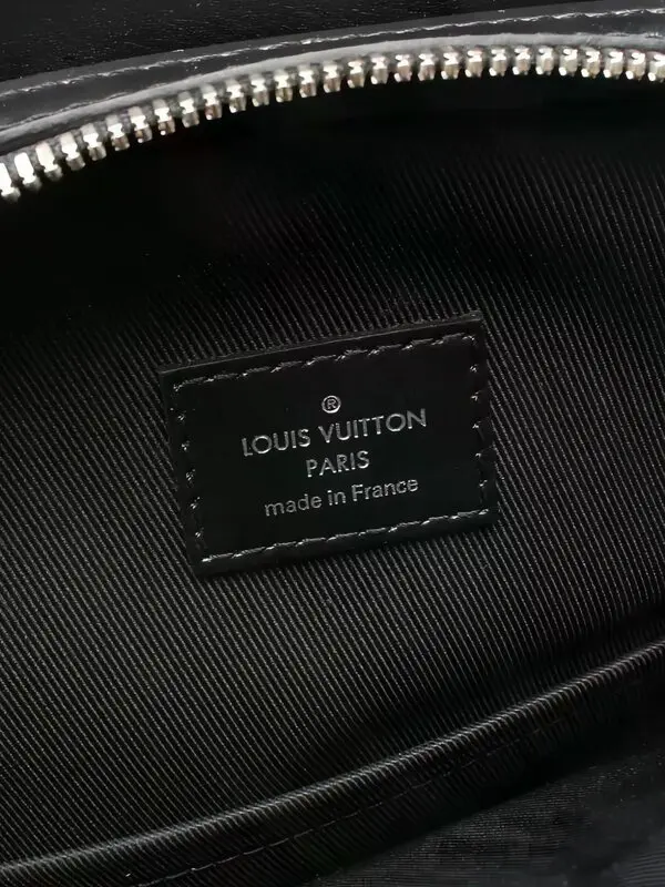 LOUIS VUITTON 2021 Avenue Monogram Messenger Bag