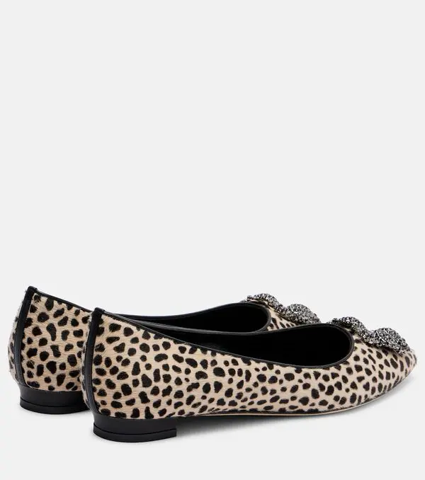 Manolo Blahnik Hangisi Calf Hair Ballet Flats - Beige