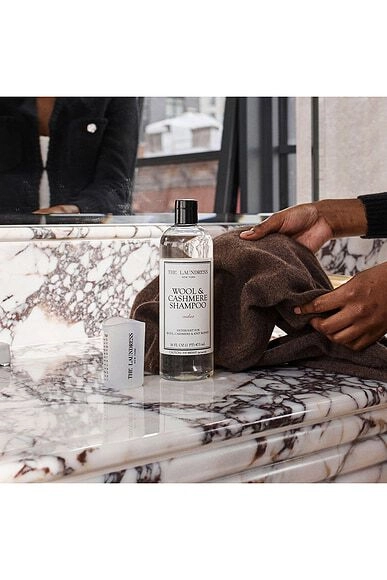 THE LAUNDRESS Cedar Wool & Cashmere Shampoo