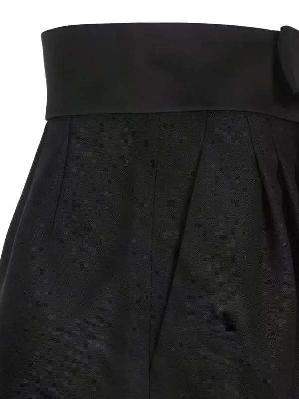 Valentino Garavani Pleated A-line Shorts With Bow Detail - Black