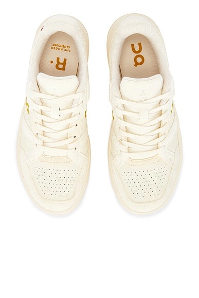 On The Roger Clubhouse Ace Sneaker - Ivory & Dew