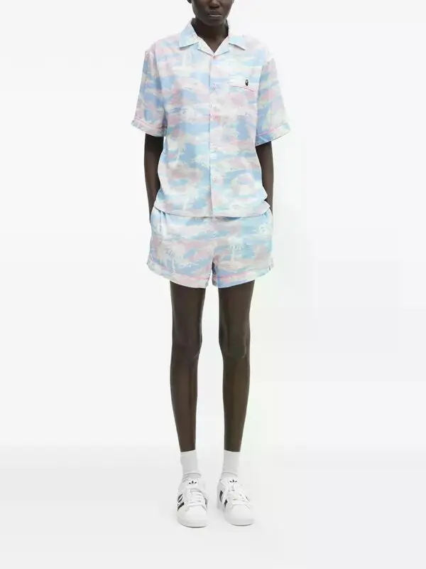 A BATHING APE Graphic Print Shorts - Blue
