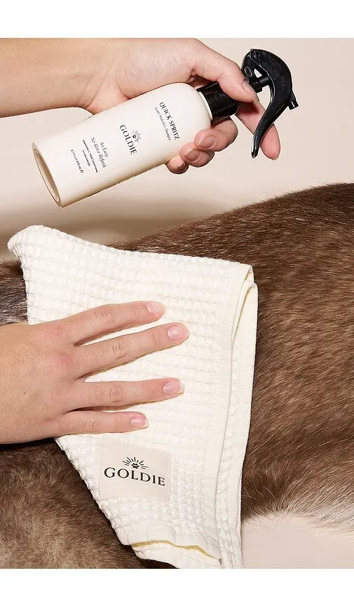 GOLDIE DOG ESSENTIALS Quick Spritz Waterless Shampoo