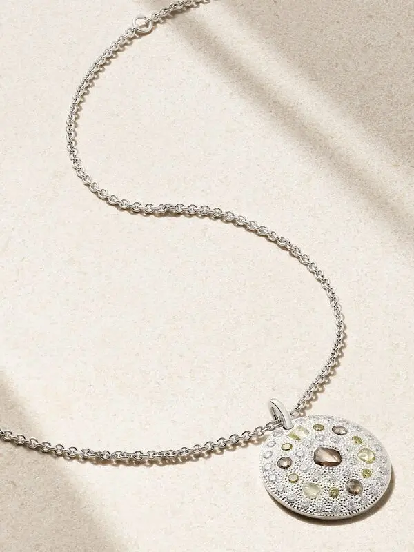 DE BEERS LONDON 18 Karat White Gold Diamond Pendant Necklace