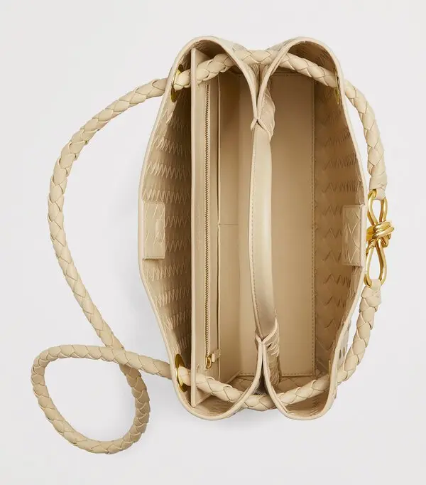 Bottega Veneta Medium Leather Andiamo Shoulder Bag - Neutral