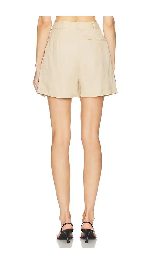 L'academie Leala Short