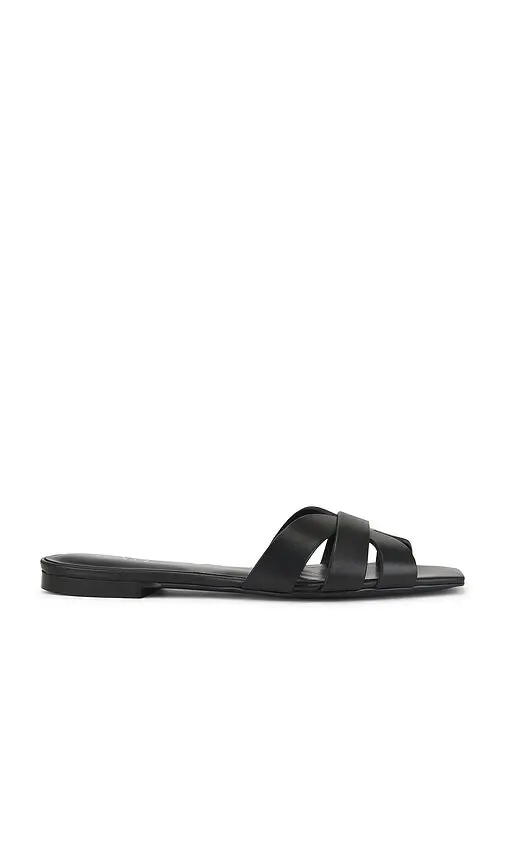 Raye Almodovar Flat - Black