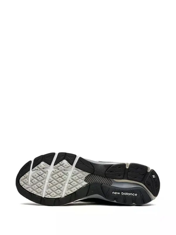 NEW BALANCE 990v3 Low-top Sneakers - Black