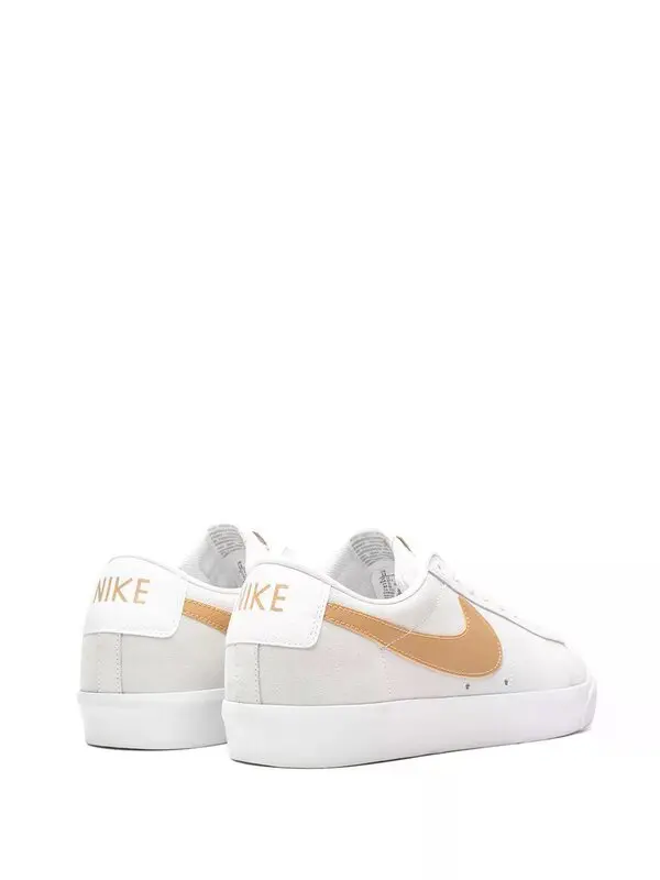 Nike Blazer Low "summit White/obsidian Gum Yellow - Neutrals