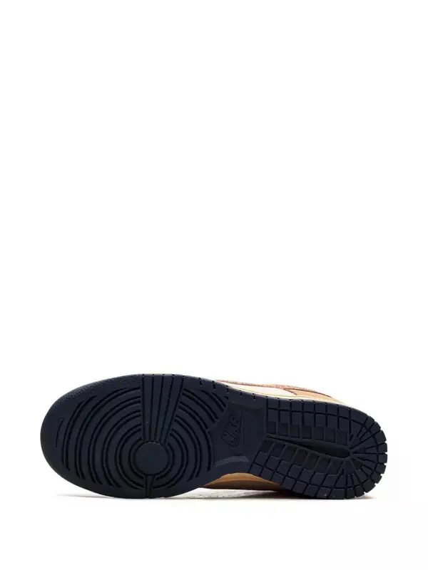 Nike Dunk Low "wheat/sanddrift" Sneakers