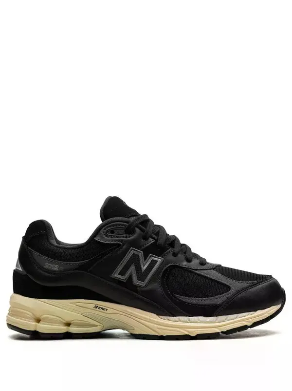 NEW BALANCE 2002r Vintage White Sneakers - Black
