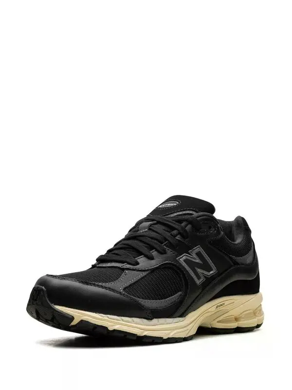 NEW BALANCE 2002r Vintage White Sneakers - Black