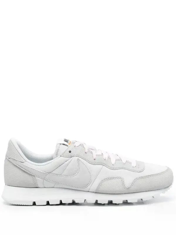 Nike Pegasus 83 Sneakers