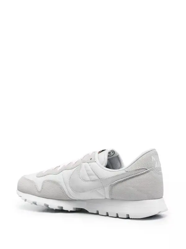 Nike Pegasus 83 Sneakers