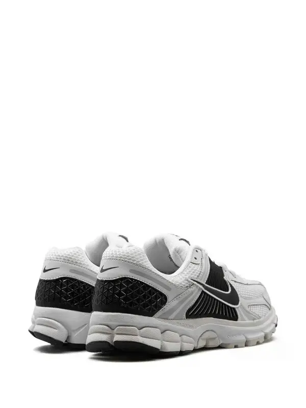 Nike Zoom Vomero "black" Sneakers - White