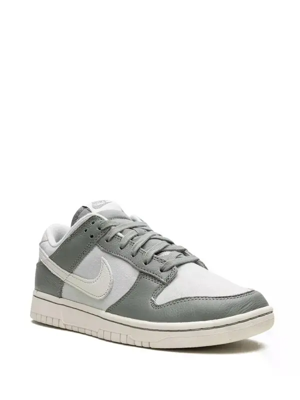 Nike Dunk Low Retro Prm Mica Green Sneakers - White