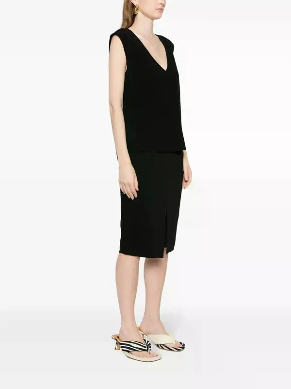 STYLAND Sleeveless V-neck Crepe Blouse
