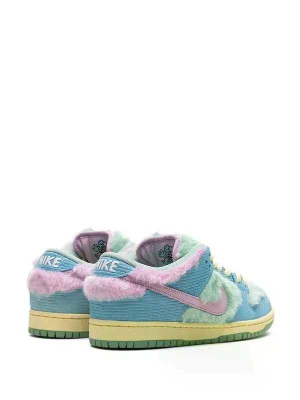 Nike Dunk Low Verdy Visty Sneakers