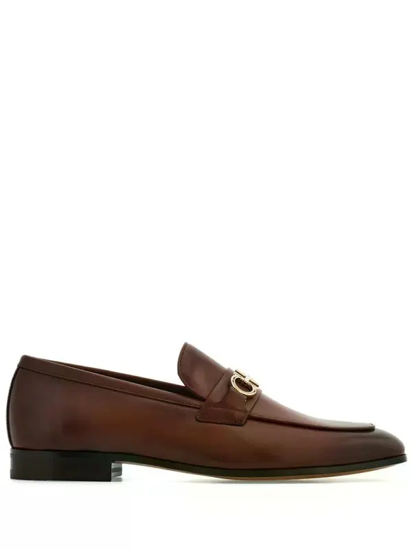FERRAGAMO Gancini Plaque Loafers - Brown