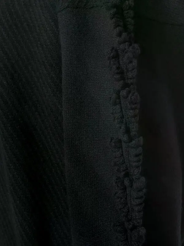BARRIE Cashmere Turtleneck Pullover With Textured Sleeves - Black