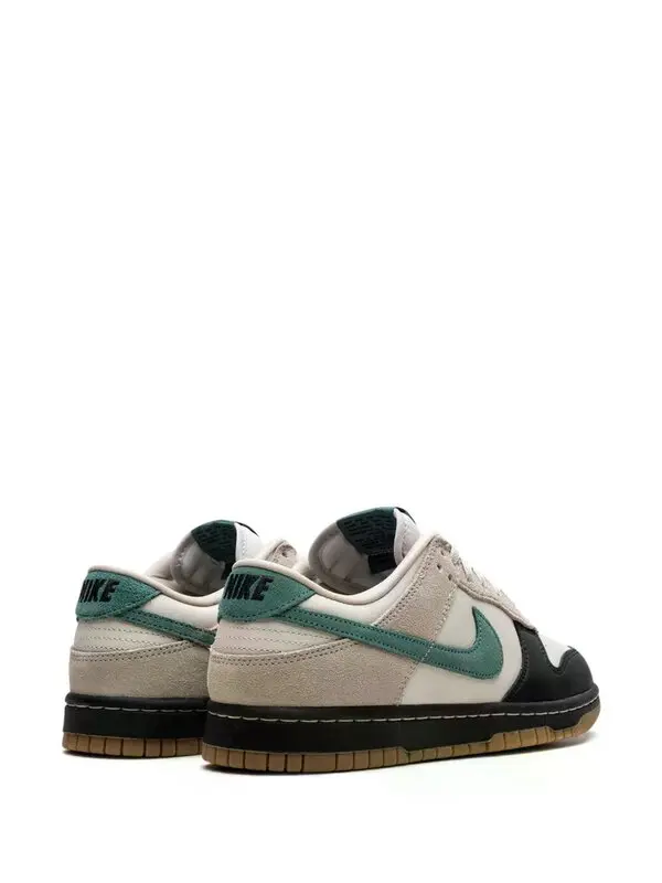 Nike Dunk Low Sneakers