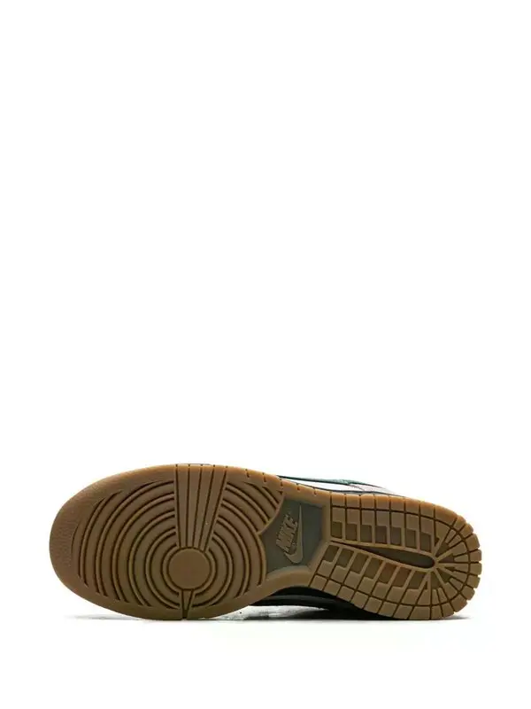 Nike Dunk Low Sneakers