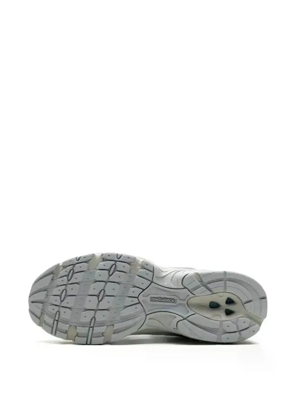 NEW BALANCE 530 Sneakers - Grey
