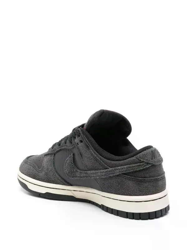 Nike Dunk Low Lace-up Sneakers - Black