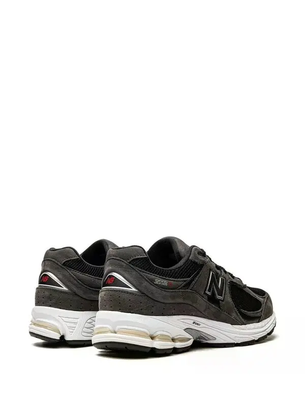 NEW BALANCE 2002 Dark Grey Sneakers - Black
