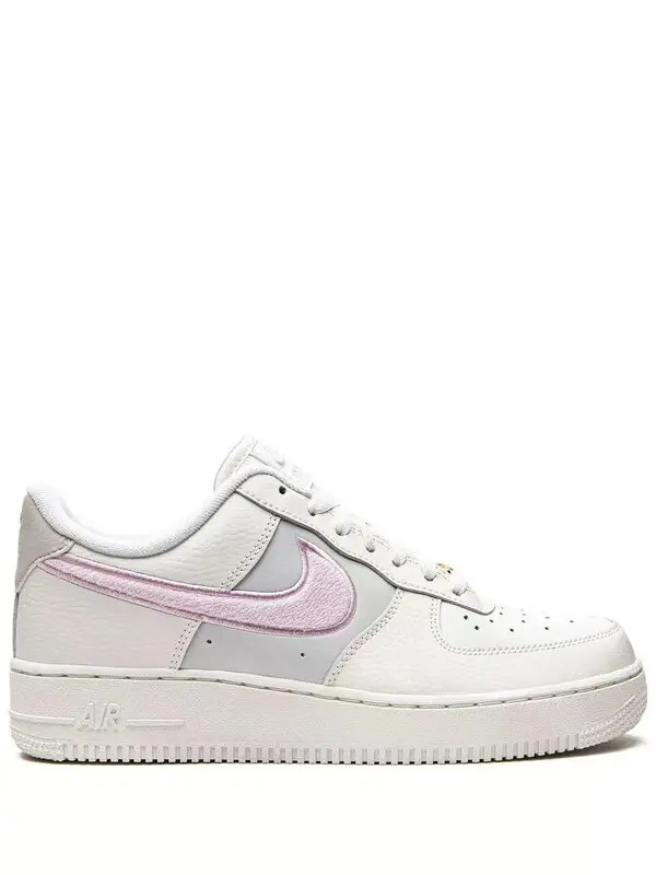 Nike Force 1 '07 Summit / Regal Pink Sneakers
