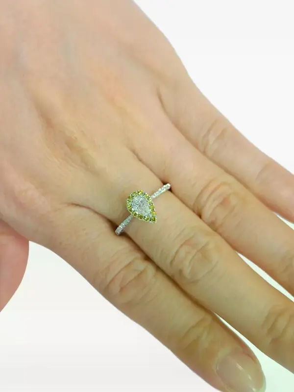 HYT JEWELRY 18k White Gold Pear And Round Cut Diamond Ring - Silver