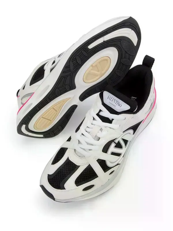 Valentino Garavani Vlogo Easyjog Sneakers - White