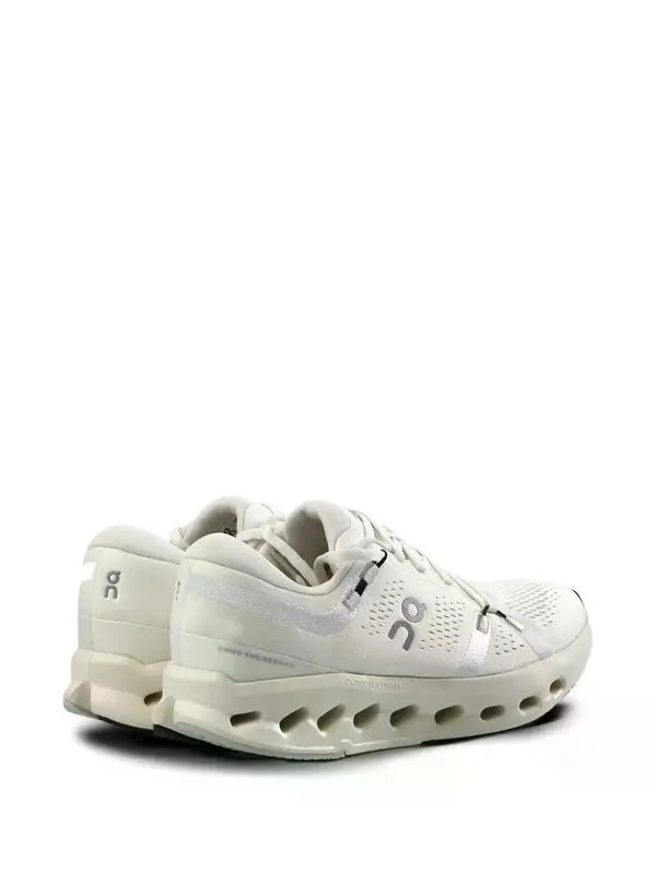 On Cloudsurfer 2 Trainers