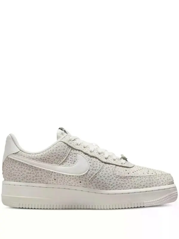 Nike Force 1 '07 Sneakers