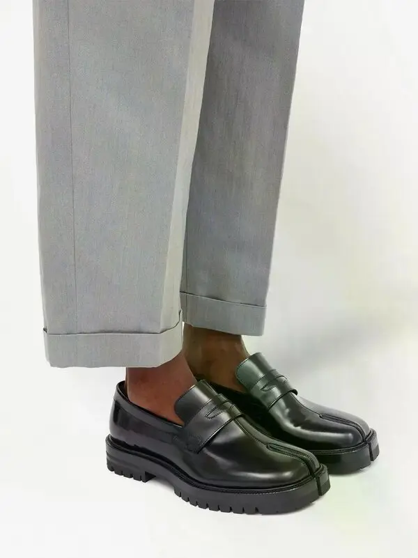 MAISON MARGIELA Tabi Loafers - Black