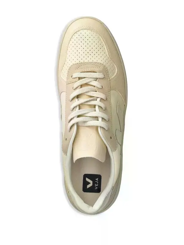 VEJA V-10 Sneakers - Neutrals
