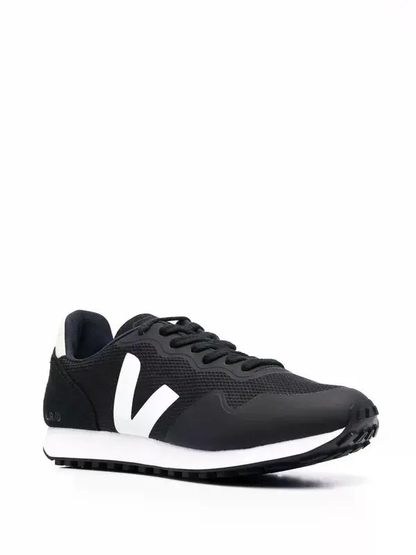 VEJA Logo-patch Low-top Sneakers - Black
