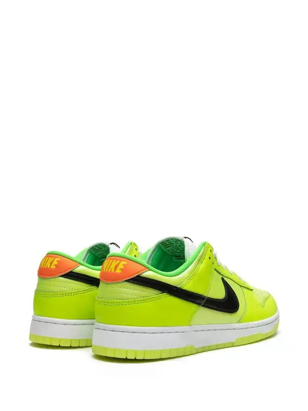Nike Dunk Low "glow In The Dark" Sneakers - Green