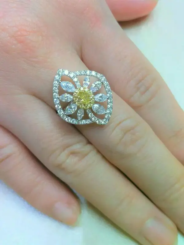 HYT JEWELRY 18kt White Gold Diamond Ring