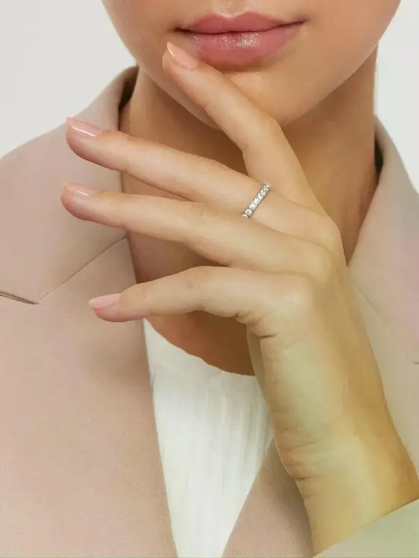 VEYNOU 18kt Recycled White Gold Pavé Diamond Band Ring